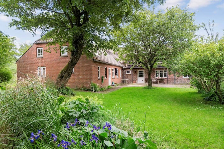 Historical Bullfinch Cottage - Amazing Day Trips! - Tanska