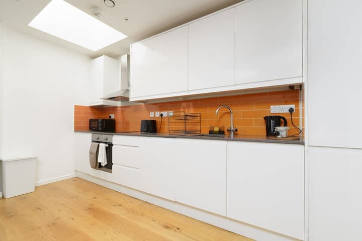 Appartement-salle De Bain Privée-moderne-terrasse- - Hemel Hempstead