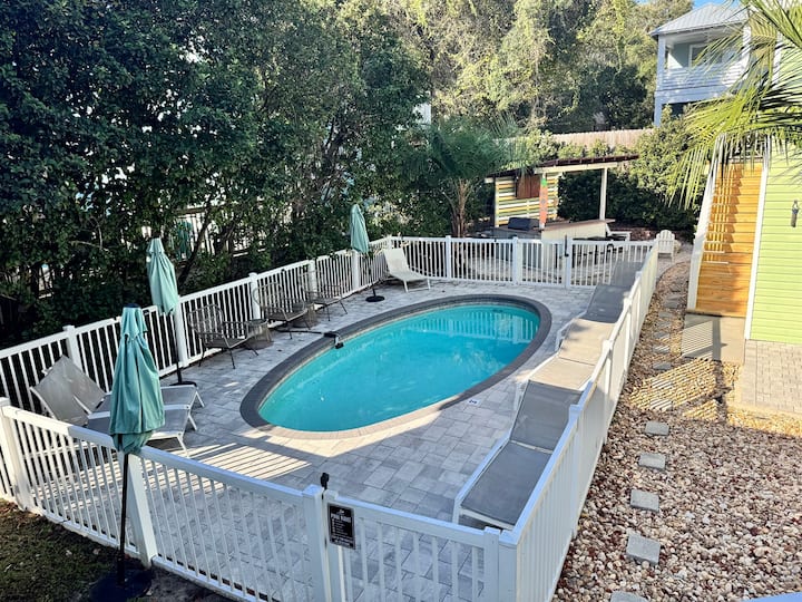 Walk To Beach; 5br Heated Priv Pool/bar; Sleeps 14 - Destin, FL