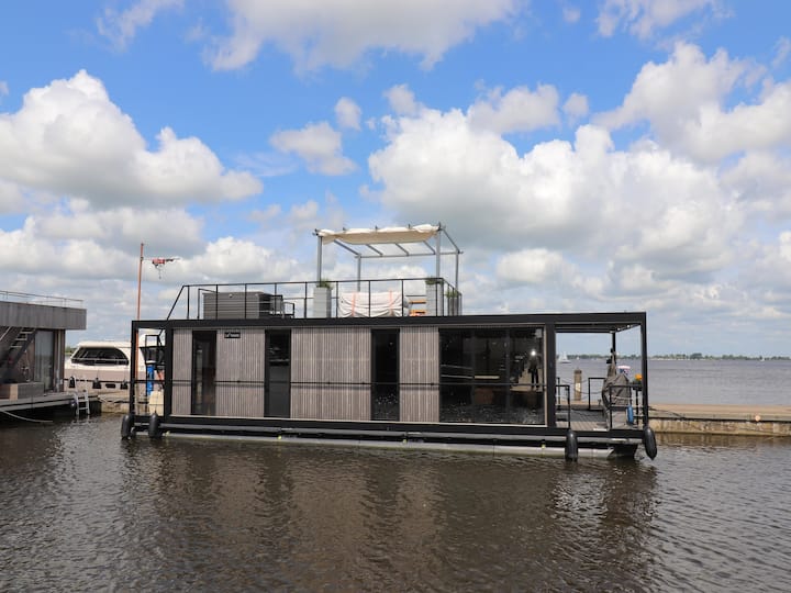 Péniche Avec Sauna Et Vue Fantastique - Sneek