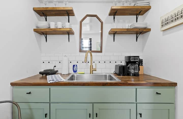 Quail Run Farm- Rustic Tiny Home 2 - Lookout Mountain, GA