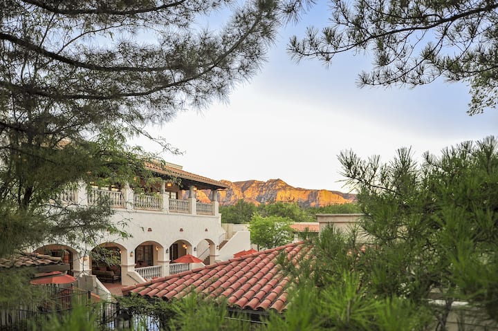 Hike Cathedral Rock! 2 Great Units, Bar, Pool, Spa - Sedona, AZ
