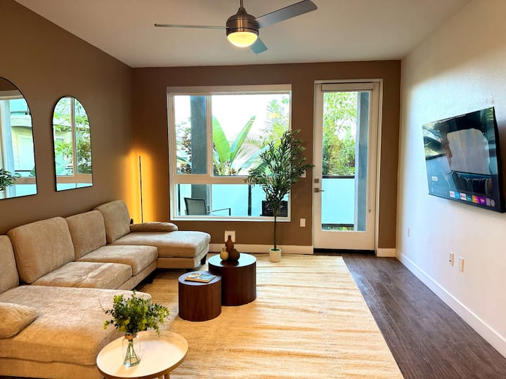 Modern Retreat 10 Min From Disneyland W/pool&gym - Santa Ana, CA