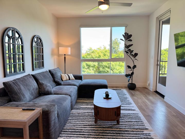 Stunning Haven W/pool, Gym&parking Near Disneyland - Santa Ana, CA