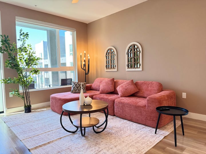 Modern Oasis 10 Min From Disneyland W/pool & Gym - Irvine, CA