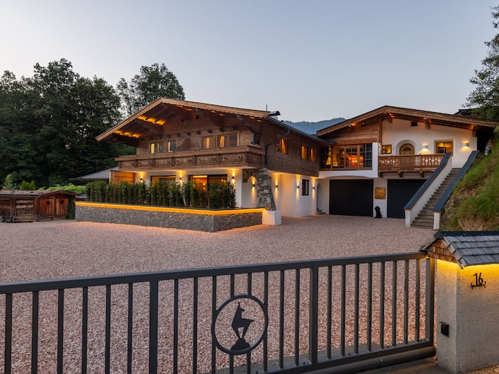 Retraite Alpine Avec Terrasse Ensoleillée - Fieberbrunn