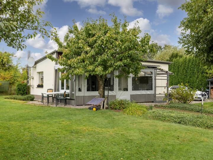 Maison De Vacances Directement Au Bord Du Lac - Jabel