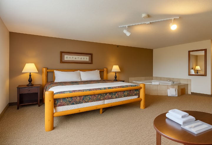 Nisswa Hotel – King Jacuzzi & Kitchenette #202 - Minnesota