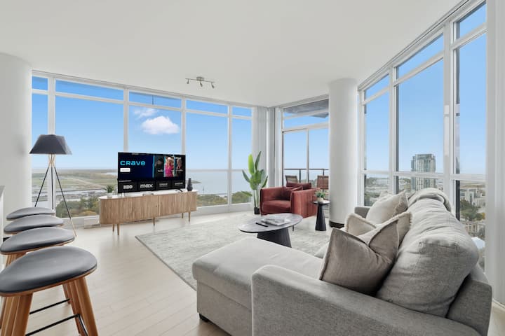 Elegant 2br Condo W King Beds & City Views - Toronto