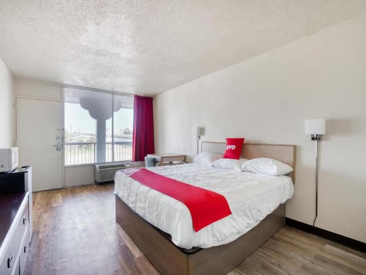 Lit King | Oyo Hotel Waco University Area / I-35 - 웨이코