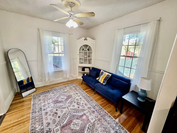 Cozy _rochester Stay_2br Backyard Patio_workspace - Greece, NY