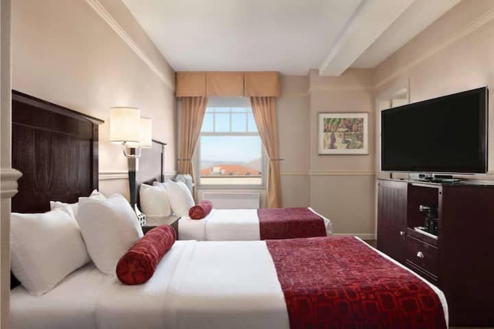 Plaza Hotel L 2 Double Beds L Heart Of Kamloops - Kamloops