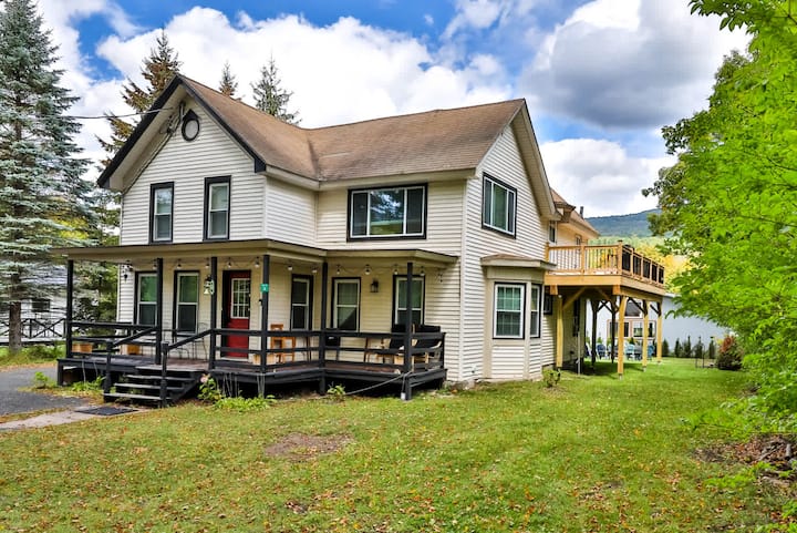 Group Ski Getaway! 1 Mile From Hunter Mtn - Hunter, NY