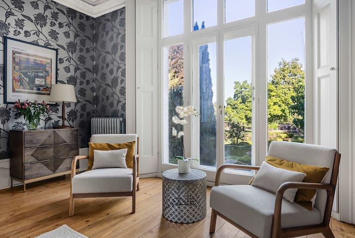 Grand 7br Estate | Hot Tub | Cinema | Sleeps 13 - Stevenage