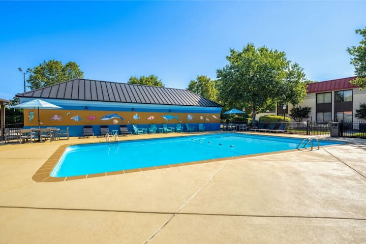 Village Inn L 2q Suite L Ideal For Families - Lewisville, NC