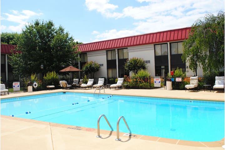 Village Inn L Studio Suite L Extended Stay Ready - Winston-Salem, NC