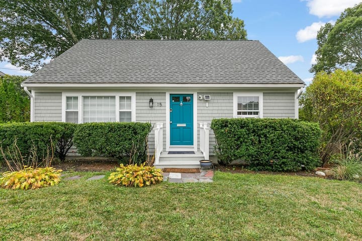 Modern Falmouth Home Close To Water And Town - Oak Bluffs, MA