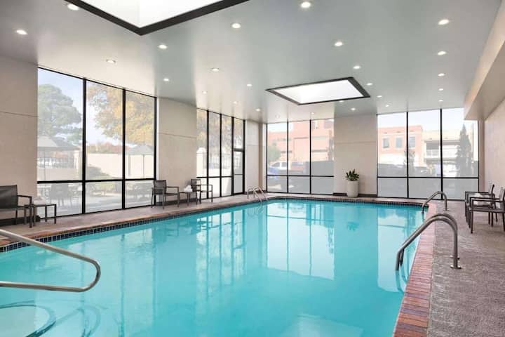 Wyndham Fort Smith | King Room | Downtown Stay - Fort Smith, AR