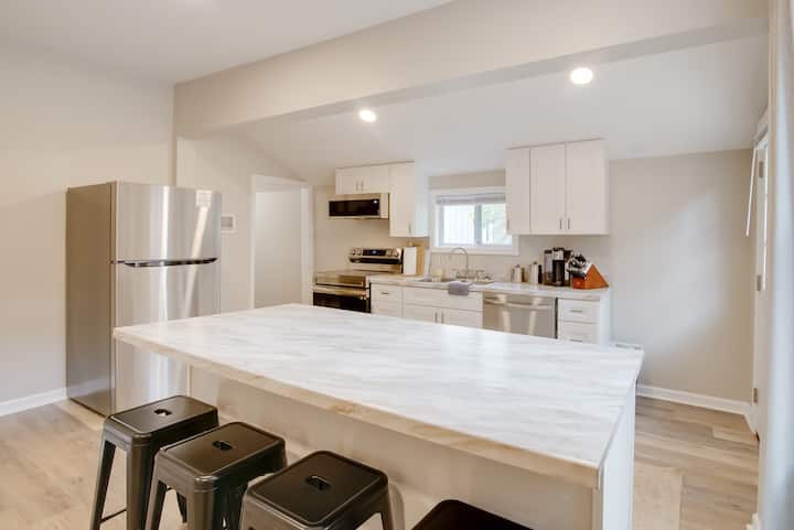 Walk To Wku, Bars & Dining! Updated Duplex Home - Bowling Green, KY