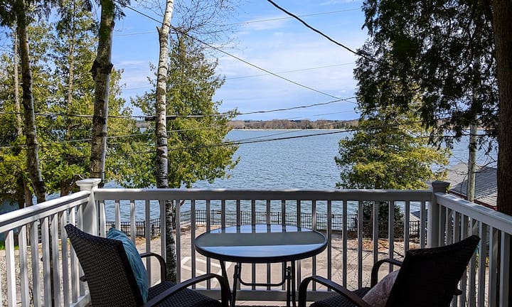 Poplar Tiny House At Cliff Dwellers Resort - Door County, WI