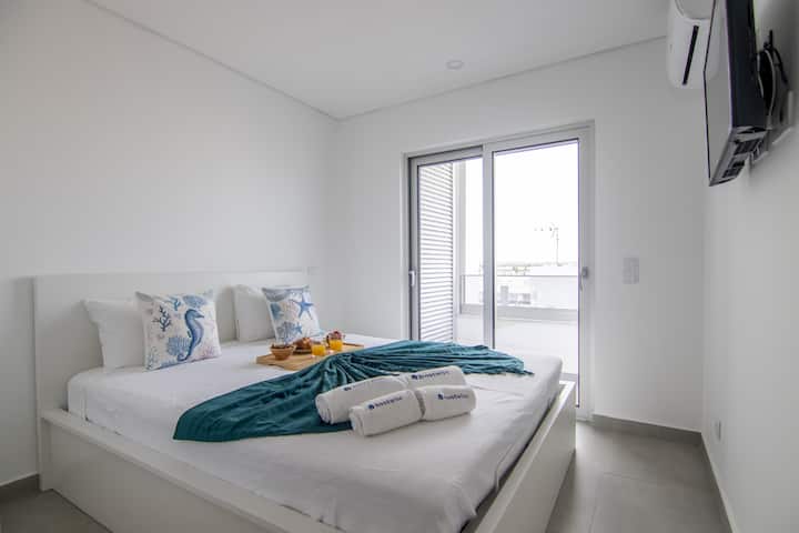 Beach View Flat W/ Balcony Near Casino By Hostwise - Monte Gordo