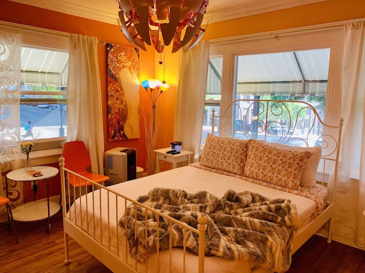 Treasure In City Center: Modern Studio Retreat - Coronado, CA