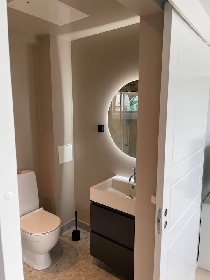 Apartment - Sleeps 3 & Great Location - Sollentuna