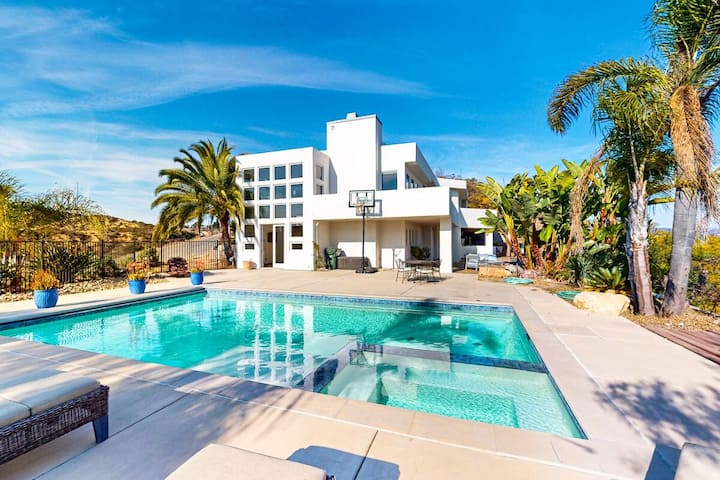 4br Custom Home W/valley Views, Pool, Near Trails - Encinitas, CA