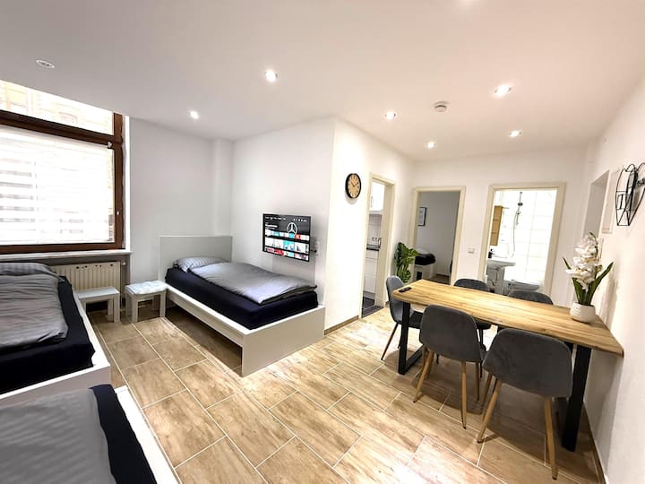 Wiesbaden 2 Zimmer Küche Bad W1 - Wiesbaden