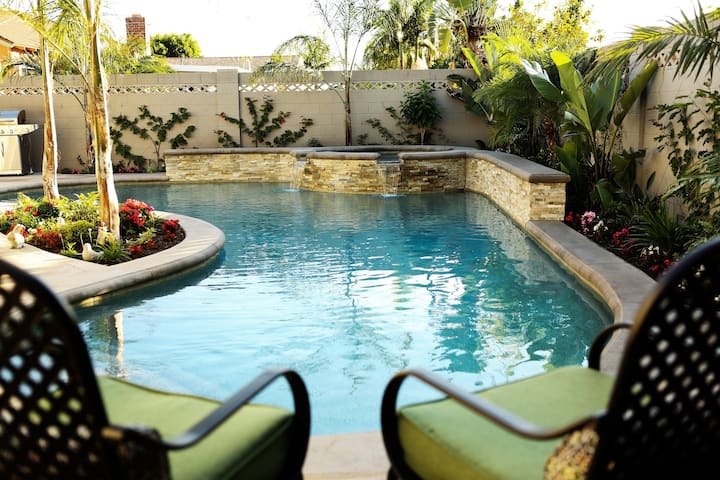 Lavish Pool/jac Home: Game Room 1.1 Mi Walk2disney - Santa Ana, CA