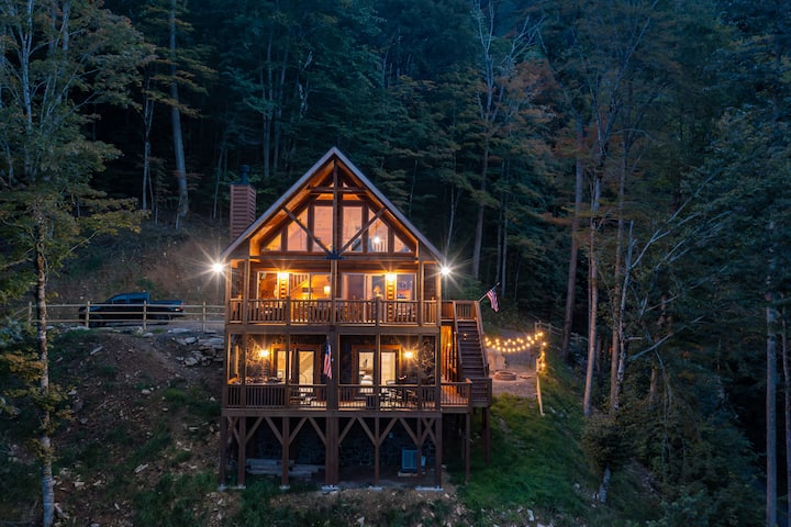 Long Range Views, Hot Tub, Lots Of Space! - North Carolina