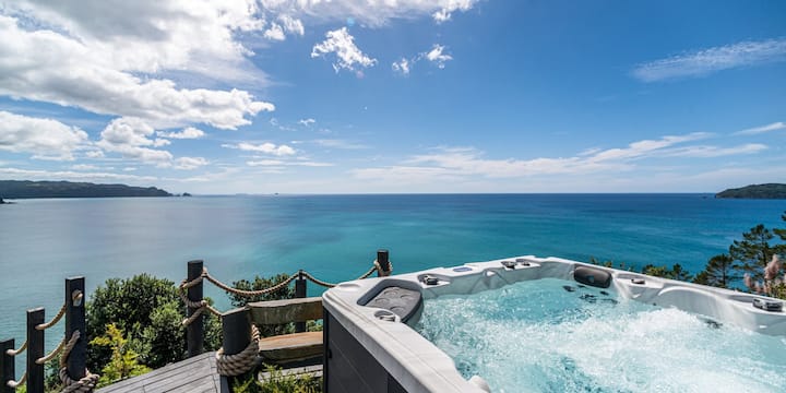 Oceanview Oasis - Entire House - Spa & Views! - Pauanui