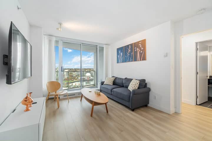 Prime 2br Condo Next To Rogers Arena - Vancouver