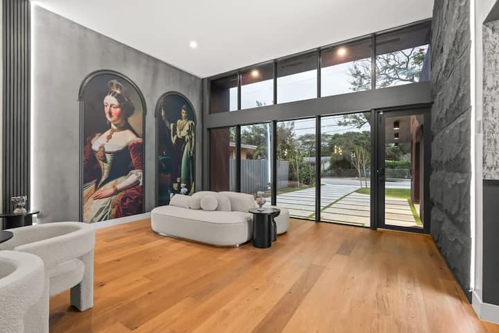 Sleek Art Luxury, Backyard Bbq, Pool, Dine &Lounge - Miami