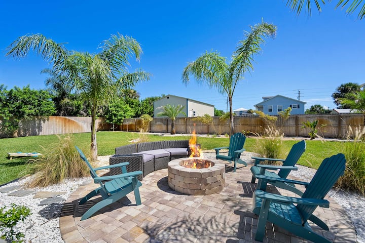 Fire Pit, Tropical Oasis, Steps To Beach, Patio - Crescent Beach, FL