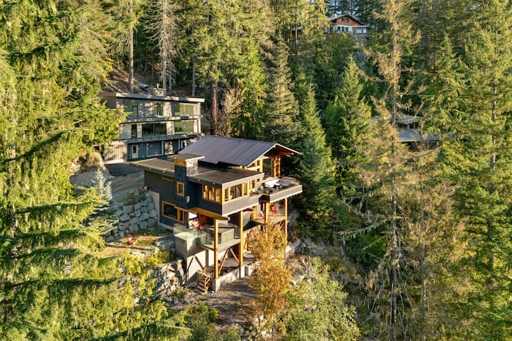 Whistler Chalet W/ Hot Tub & Forest Views - Whistler