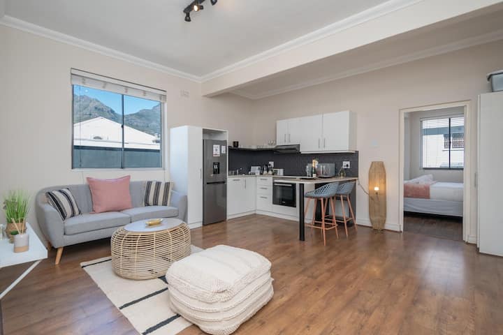 Cape Comfort - Central And Modern - Camps Bay
