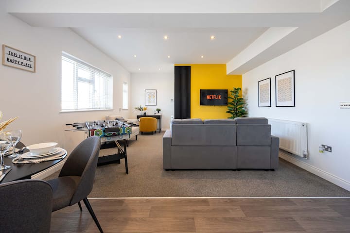 Cosy Apartment In Sale | Free Parking - Altrincham