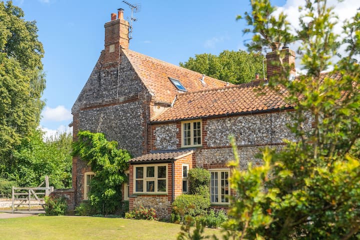 Cockleshells (4) - Swaffham