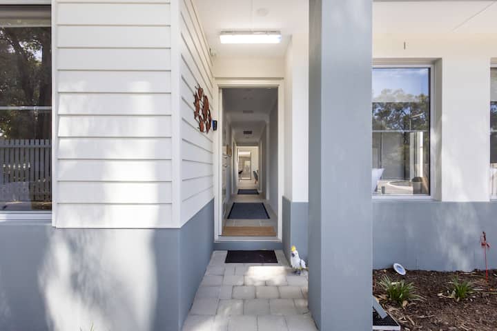 Barefoot2beach | Swan Bnb Management - Yanchep