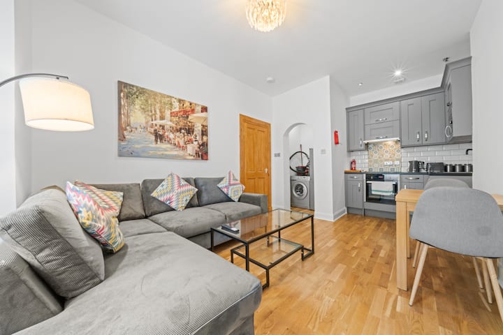 Modern Holyrood 1 Bedroom Apartment - Edinburgh - Leith
