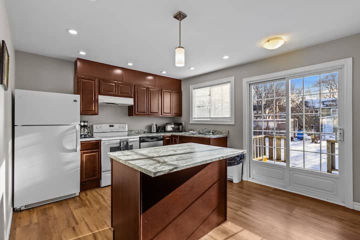 Spacious 3br Wifi W/d Parking - Saint John's