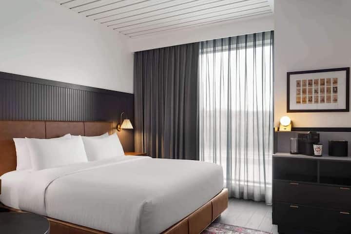 King Room | Origin Kc | River Market Access - Kansas City, MO