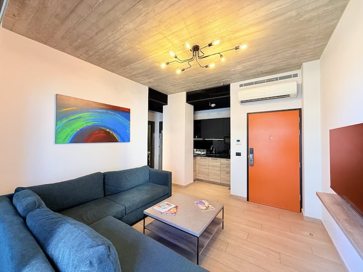 Amine 302, 1-br W/ Balcony In Mar Mikhael - Beirut