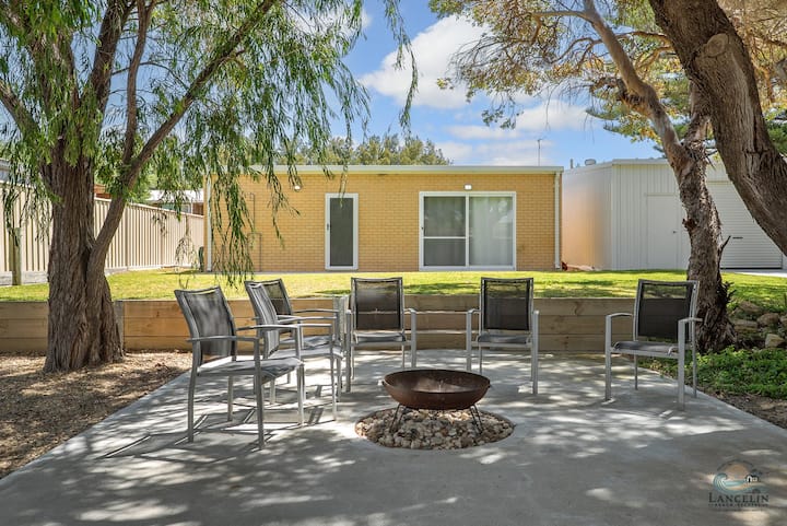 Seas The Day- Coastal Comfort & Spacious Living! - Lancelin