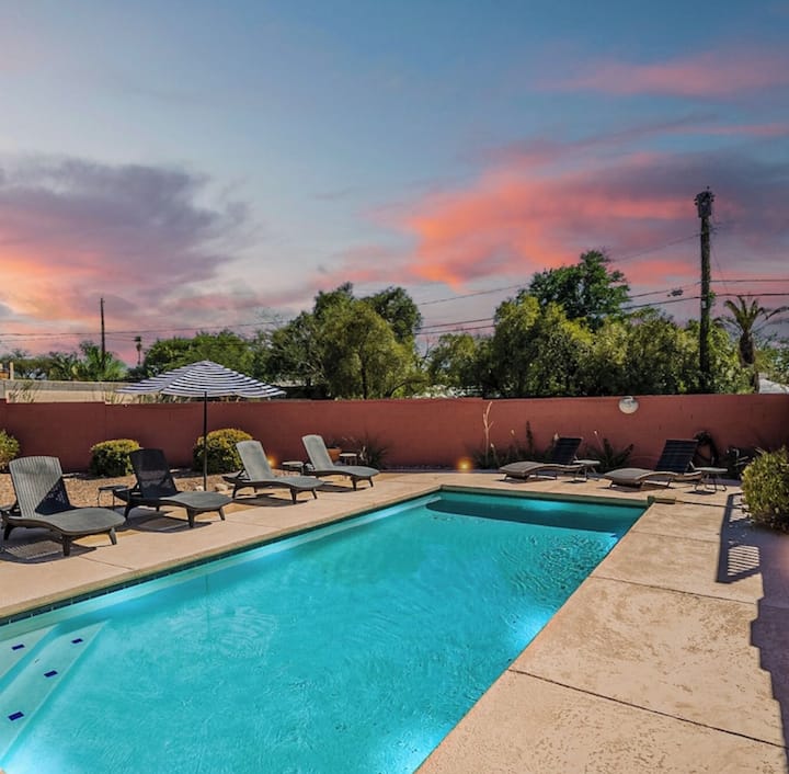 Down Town Gem W/ Pool - ツーソン, AZ