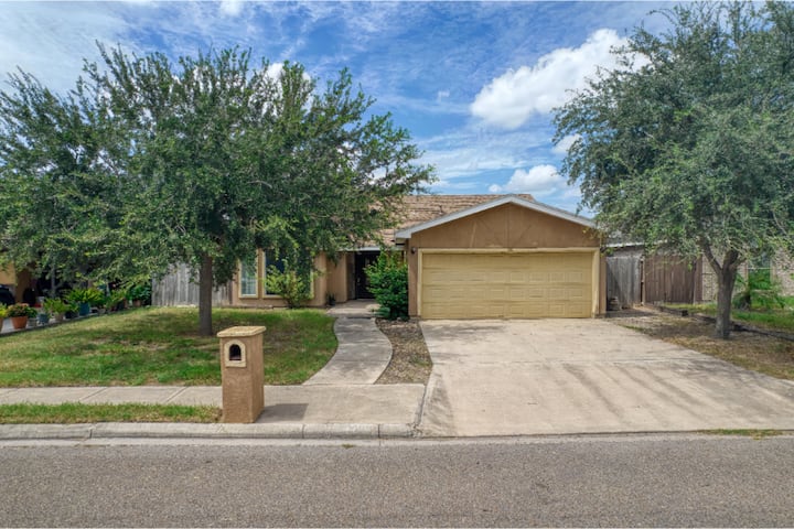 Private Fenced Backyard•pet Friendly•mins To Malls - Reynosa