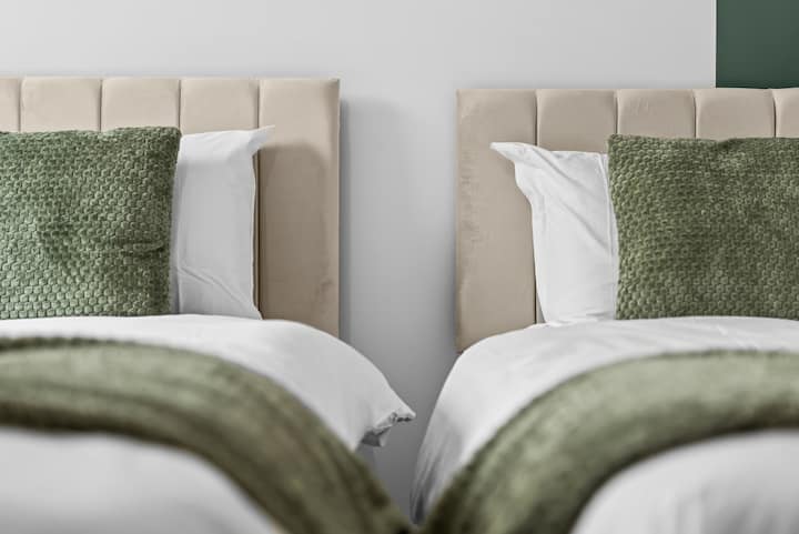 Coventry Arena Escape | Sleeps 6 | Free Parking - Coventry