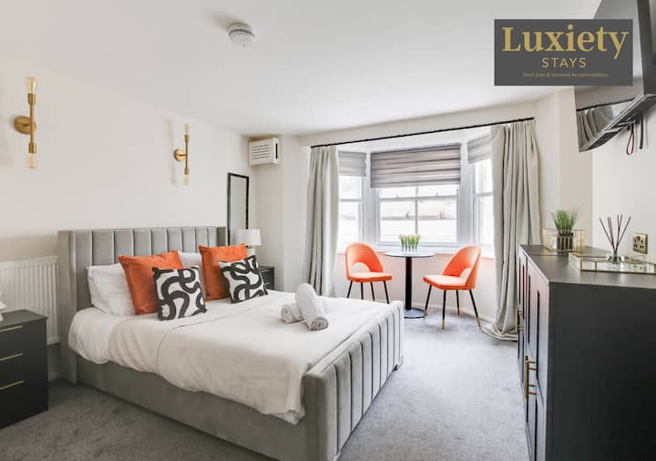 New! Stunning Studio City Centre By Luxiety Stays - Southend-on-Sea