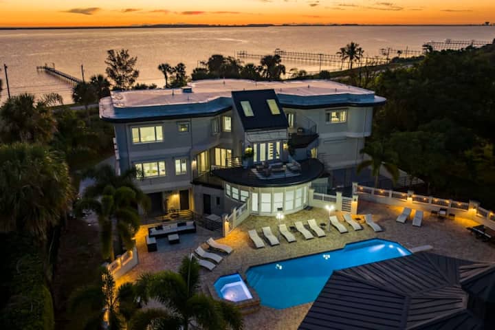 9k Sf Waterfront Mansion, Pool, Boat Dock, Theater - The Bahamas
